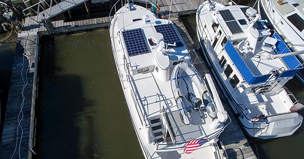 solar-panels-on-large-powerboats.jpg